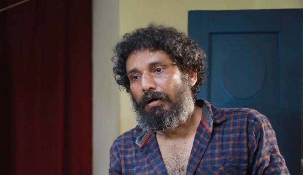 സിനിമ- സീരിയൽ താരം വിനോദ് തോമസ് കാറിനുള്ളിൽ മരിച്ച നിലയിൽ - Onlookersmedia
